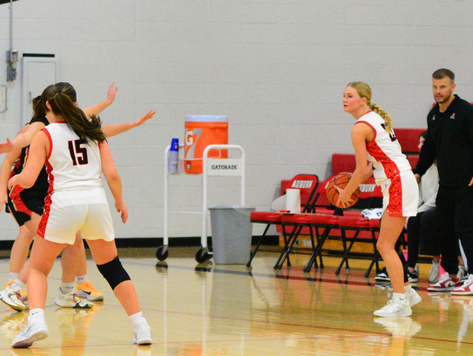 Lady Thunderbirds Defeat Auburn