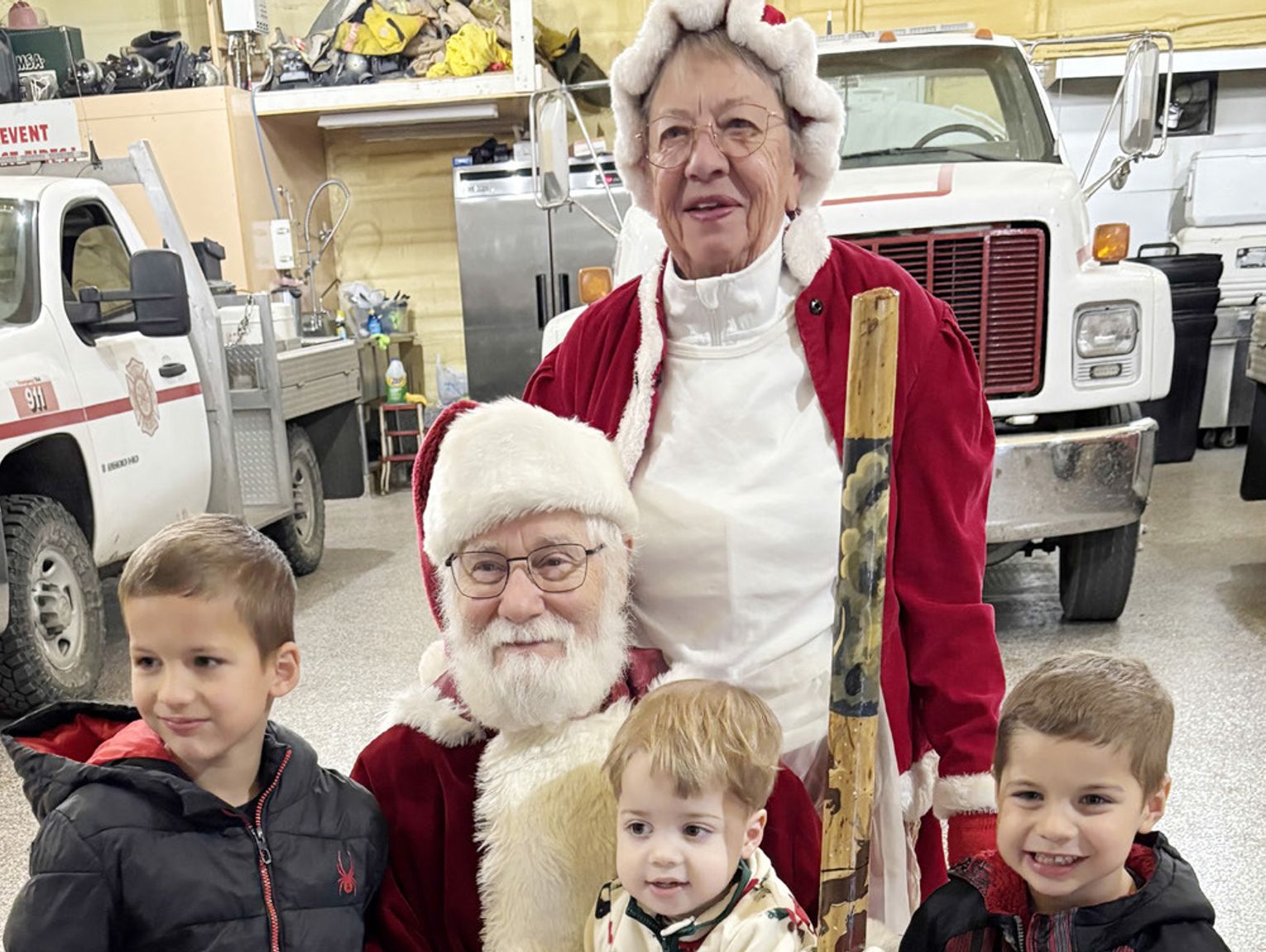 Santa and Mrs. Claus Stop for a Visit in Stella